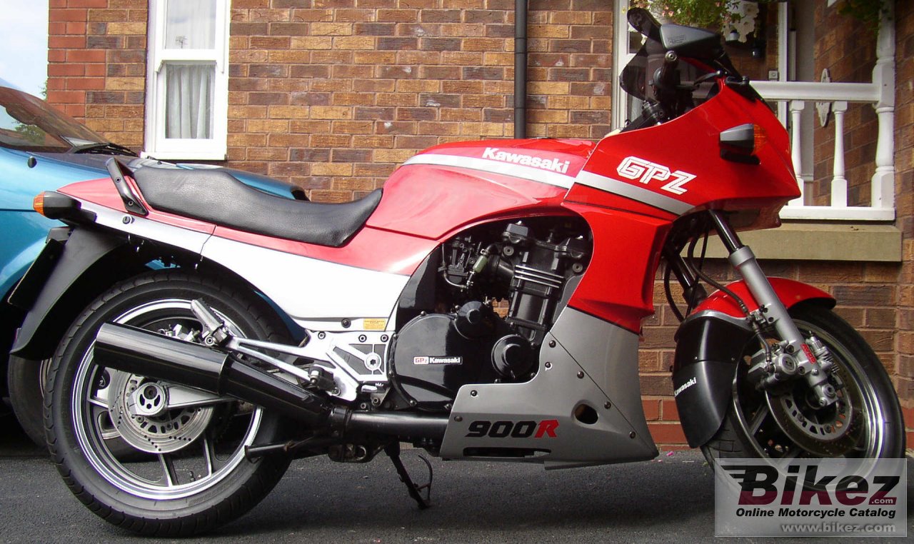 Kawasaki GPZ 900 R poster